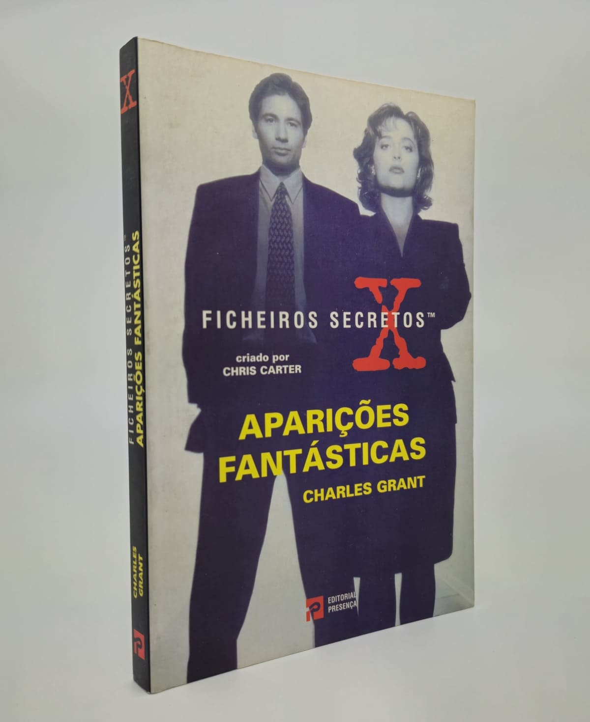 Ficheiros Secretos - Charles Grant | Livro Usado
