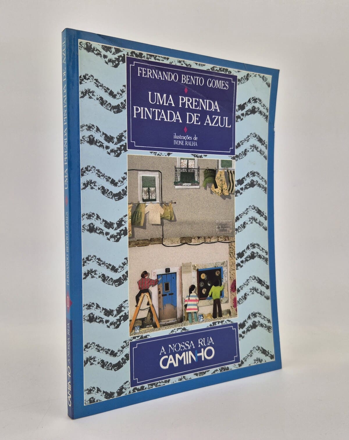 Uma Prenda Pintada de Azul - Fernando Bento Gomes | Livro Usado